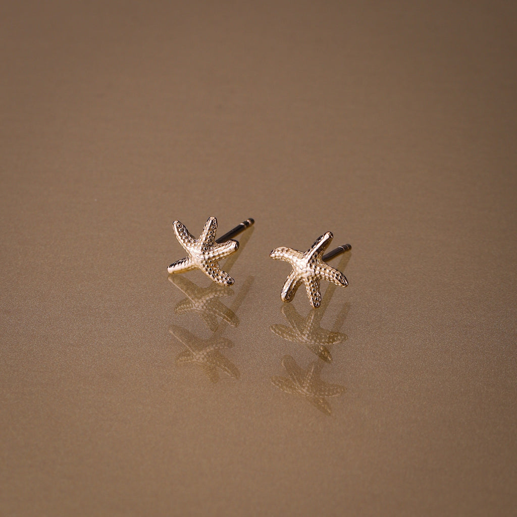 Gold 750 Sea star texture stud earrings mini – Galapagos Jewelry